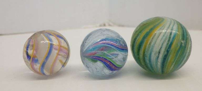 Collection of older and antique marbles, up to 3", includes some ...