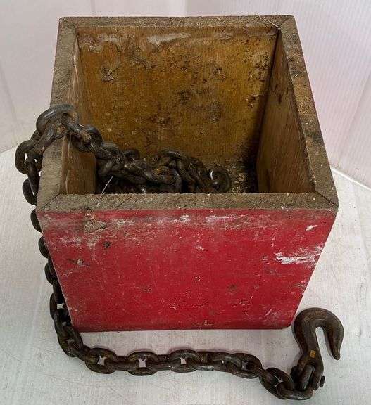 18' Log chain with two hooks - Albrecht Auction Service