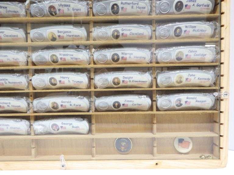 (43) Presidential knife collection in display case, case- 24" x 18 ...