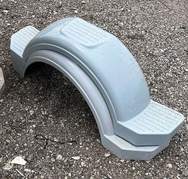 (2) Polyplastic trailer fenders, 24" wheel, new - Albrecht Auction Service
