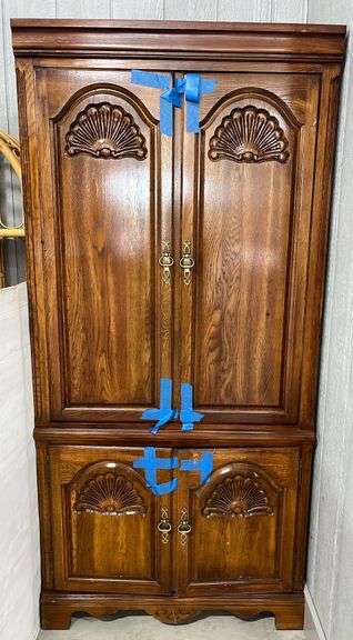 Oak entertainment center, 76"H x 36"W x 21"D, interior has pivot TV ...