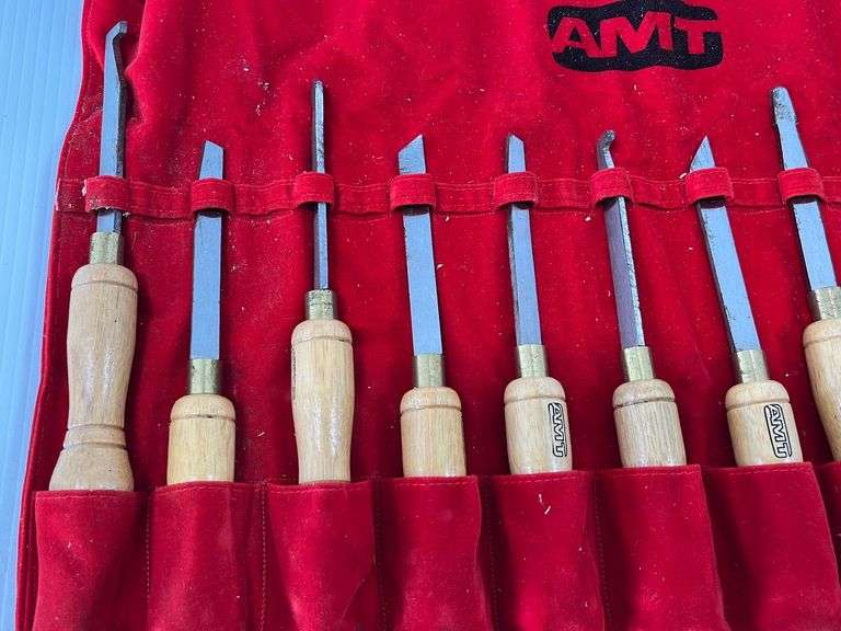 AMT 11-piece wood chisel set in red bag - Albrecht Auction Service