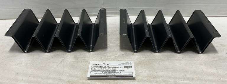 Set of (2) Pampered Chef V-shaped baking pans, can used as taco holders ...
