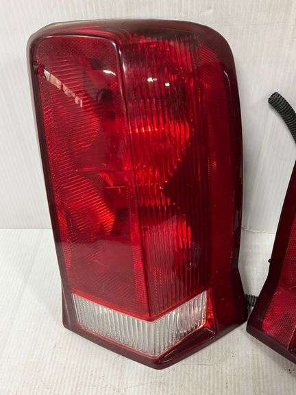 Set of 2002-2006 Cadillac Escalade tail lights, some light scratches ...