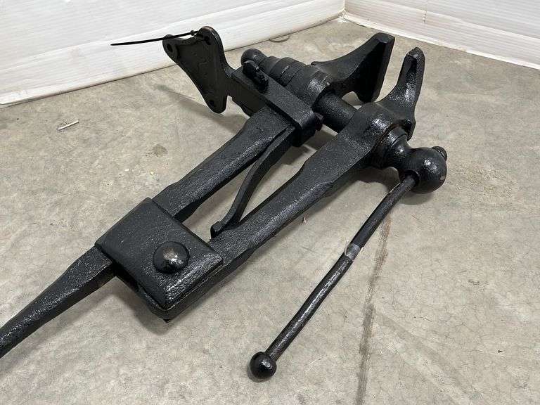 Blacksmith post 31" leg vise, no. 2, heavy duty 3 3/4" jaws - Albrecht ...
