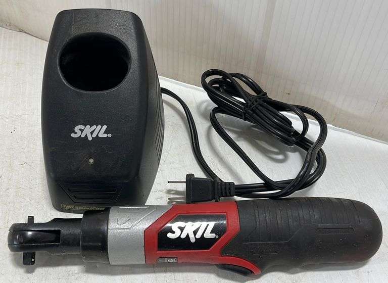 Skil 1/4" electric ratchet, allows for turning a nut or bolt without ...