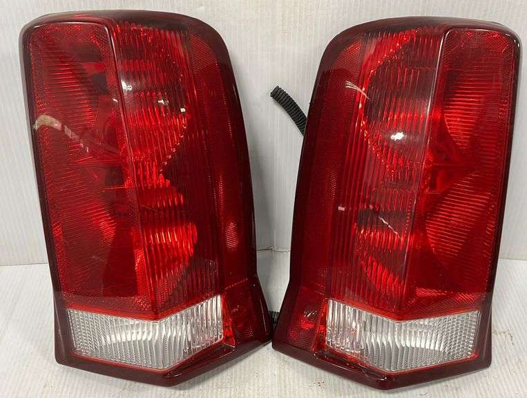 Set of 2002-2006 Cadillac Escalade tail lights, some light scratches ...