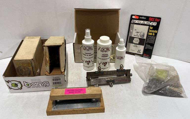 Trophy mount cleaning kit, cleans, protects, and restores hunting ...