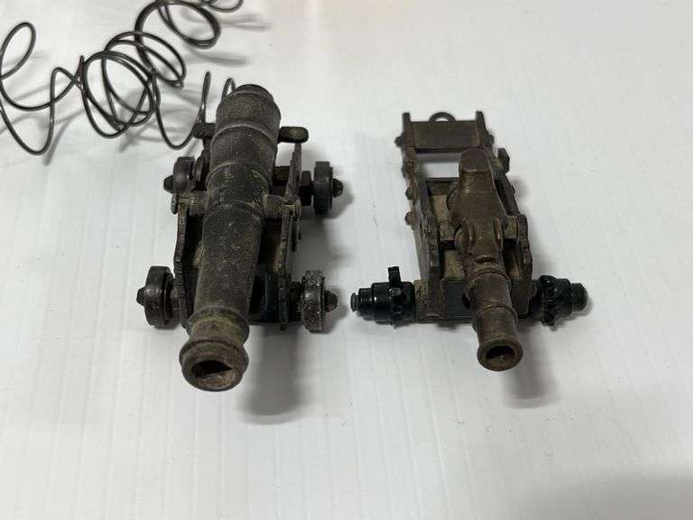 (15) Blackhorn powder tubes for muzzleloaders, some gun magazines ...