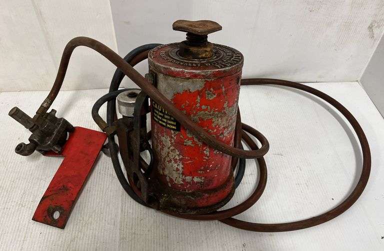 Hunter alignment hoist jack, 12"H, fair - Albrecht Auction Service