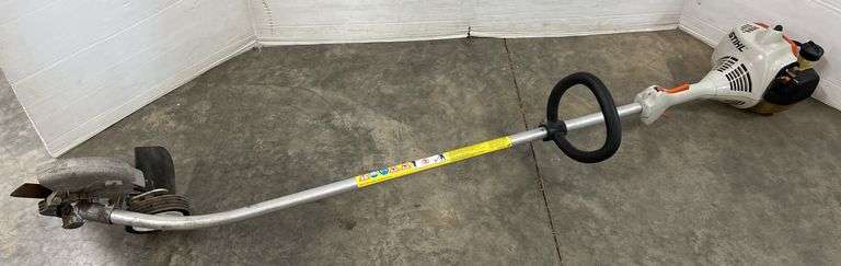 STIHL lawn edger, Model No. FC55, works well - Albrecht Auction Service