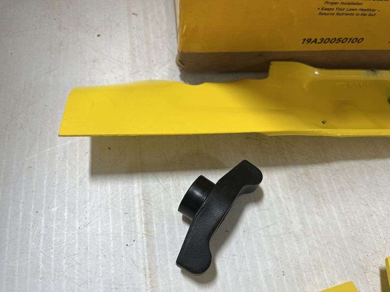 Cub Cadet 50" flat top extreme mulching kit, unused - Albrecht Auction ...