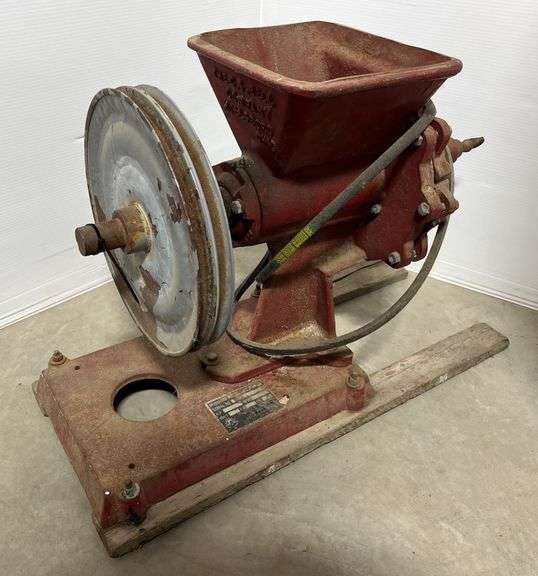 Feed bell grinder, 10"W x 26"L x 19"H, and hopper- 10" x 8", works fine ...