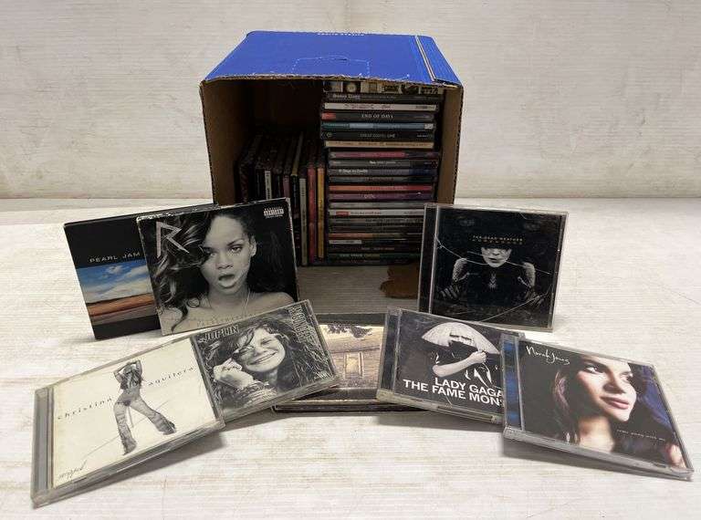 (40) Music CDs in original cases, mix of rock and country, some vintage ...