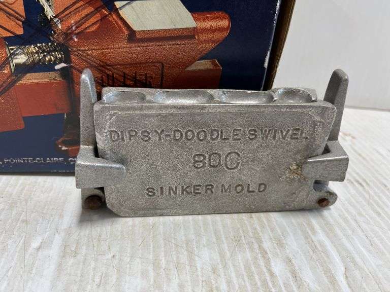 (5) Fishing sinker molds, include: 3- Aluminum, 1- Cast iron, and 1 ...