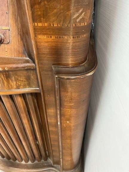 Older upright wooden radio, 26"W x 12"D x 40"H, some wear - Albrecht ...