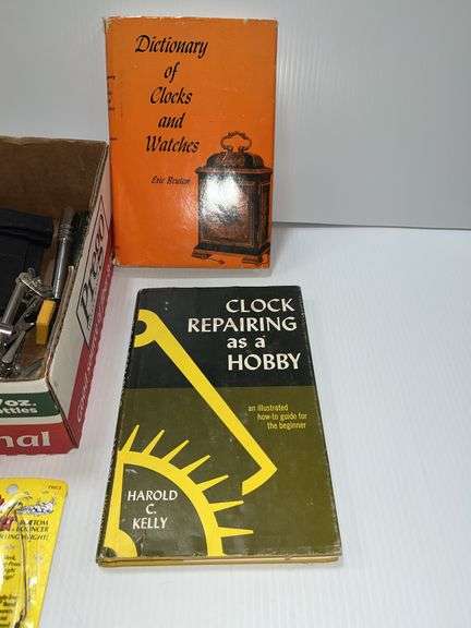 (4) Clock repair books, Wall clock quartz movement, new; (2) Old ...