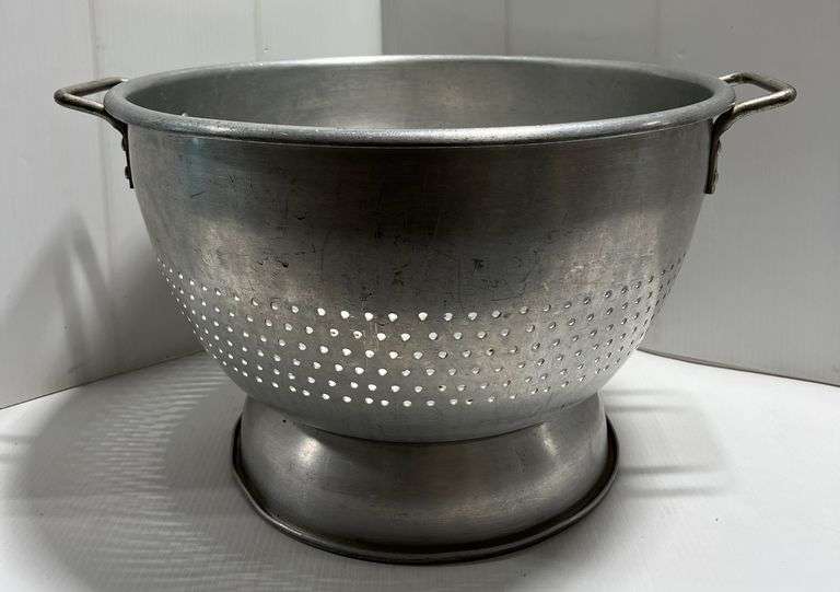 Heavy duty extra-large strainer, 17"Dia x 10 3/4"H, good - Albrecht ...