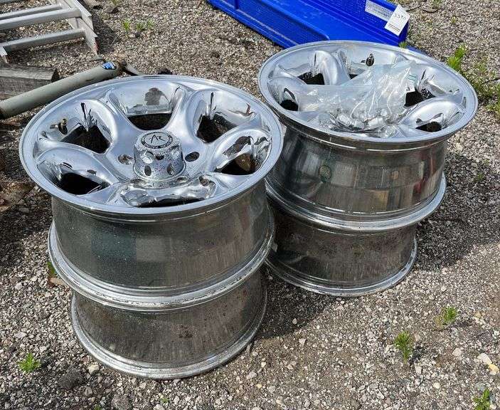 (4) Chrome American racing mags, for Ford - Albrecht Auction Service