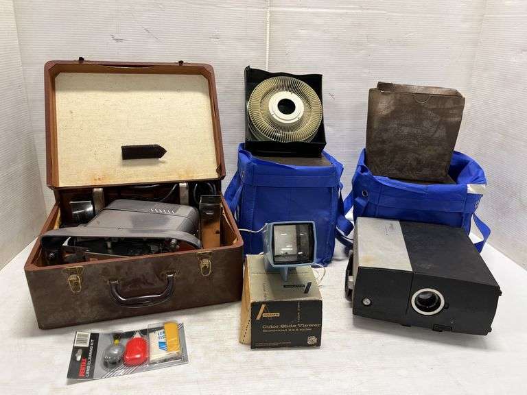 (2) Slide projectors and slide carousels, have wear - Albrecht Auction ...