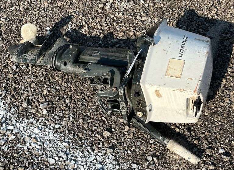 20 HP Johnson O.B. rebuild lower unit, 28" from mount to spaier, runs ...