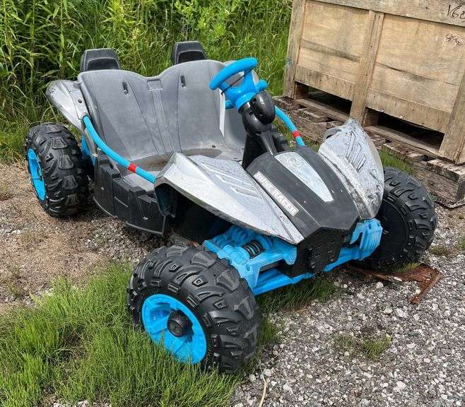 Dune Racer kids car, (2) working batteries and charger, 3'W x 4'L ...