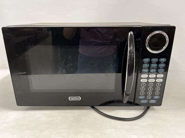 Sunbeam microwave, 19" x 10", works great - Albrecht Auction Service