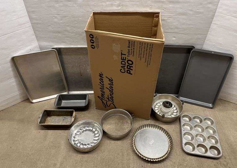 (34) Baking pans, include: 13" Pizza round pan, 2- Large metal cupcake ...