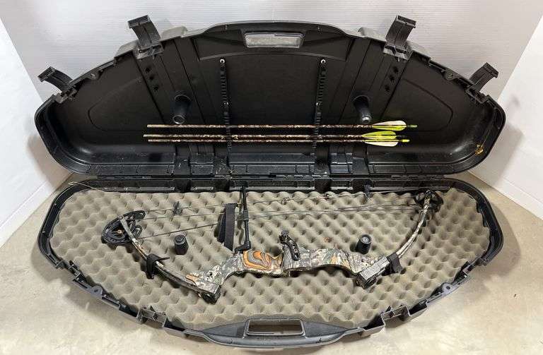 Fred Bear Vapor 300 case and arrow, 48"W, good - Albrecht Auction Service