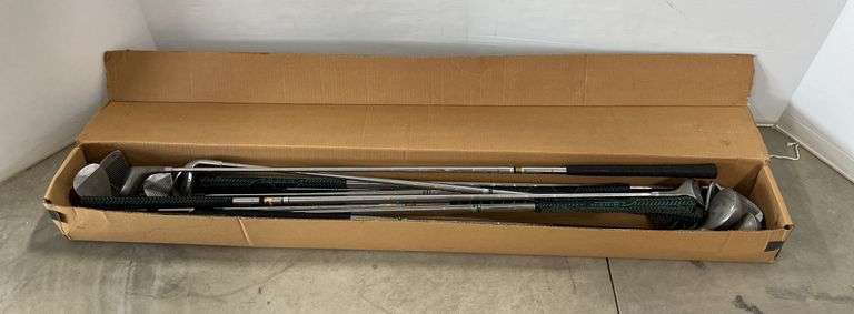 Complete set of Knight golf clubs, good - Albrecht Auction Service