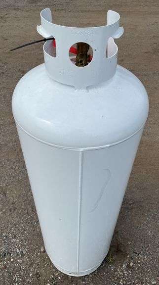 100lb. Propane tank, full, very good - Albrecht Auction Service
