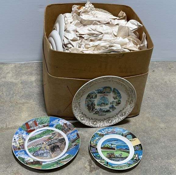 Collectible state plates, includes: Illinois, Natural Bridge State Park ...