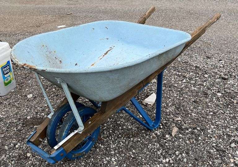 Wheelbarrow, large, 2 wheels in front, 5'L, used - Albrecht Auction Service