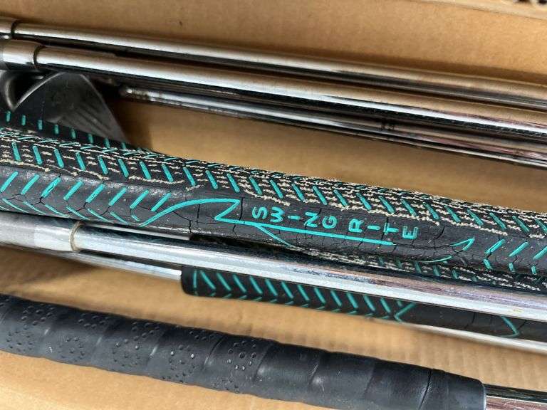 Complete set of Knight golf clubs, good - Albrecht Auction Service