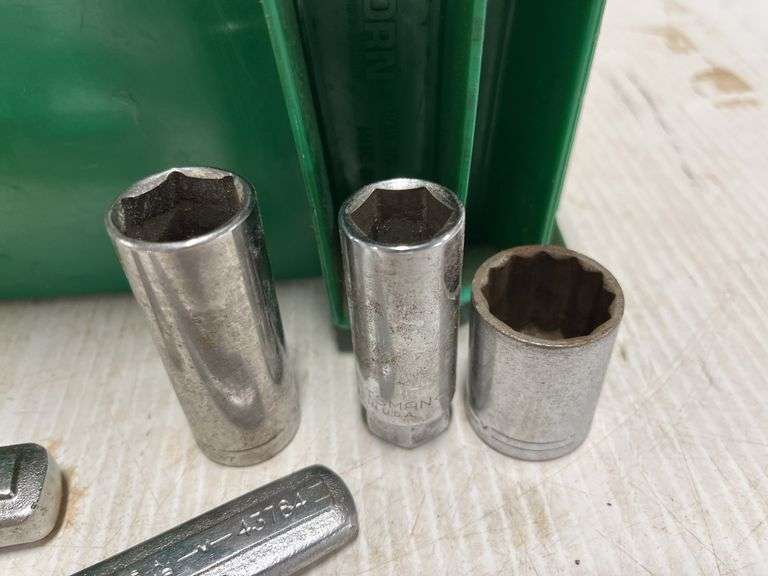 Group of (146) Craftsman sockets, socket wrenches, and extensions ...