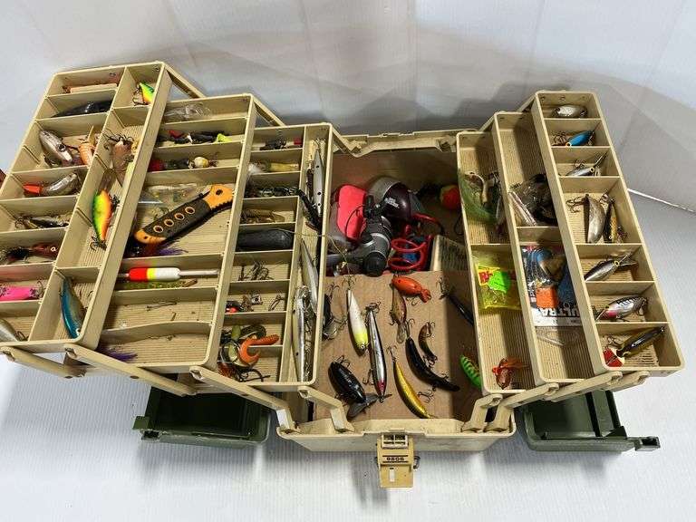Plano 8606 tackle box loaded with tackle, Hot-N-Tot, Rapala, Jitterbug, (3) Working reels and ...