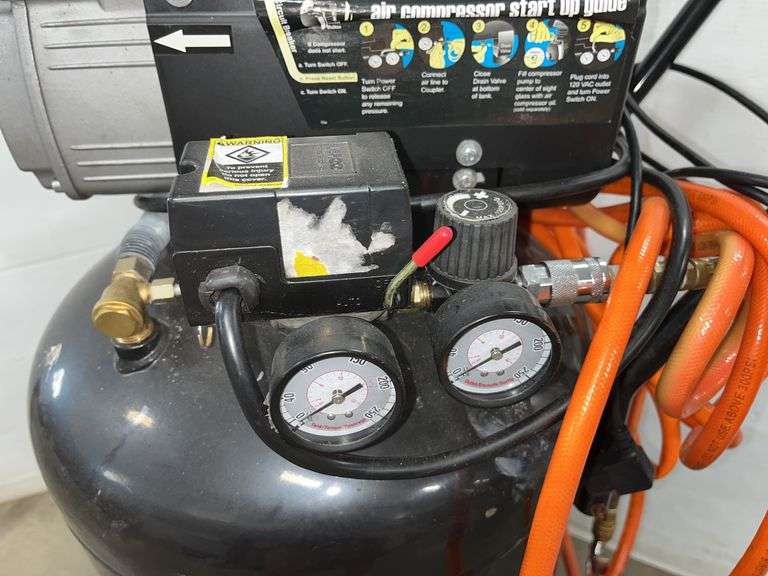 Central Pneumatic 125 PSI 2.5 HP, 21-gallon air compressor, great ...