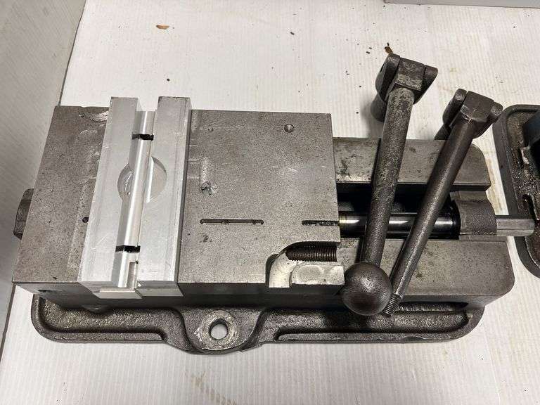 (2) Machine vises, need screw rebuild kit, both 6", in great condition ...