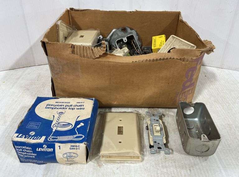 Assorted electrical box light fixtures with plastic cover - Albrecht ...