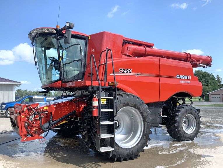 2019 Case IH 7520 Combine, (1053 Engine Hours, 801 Separator Hours ...