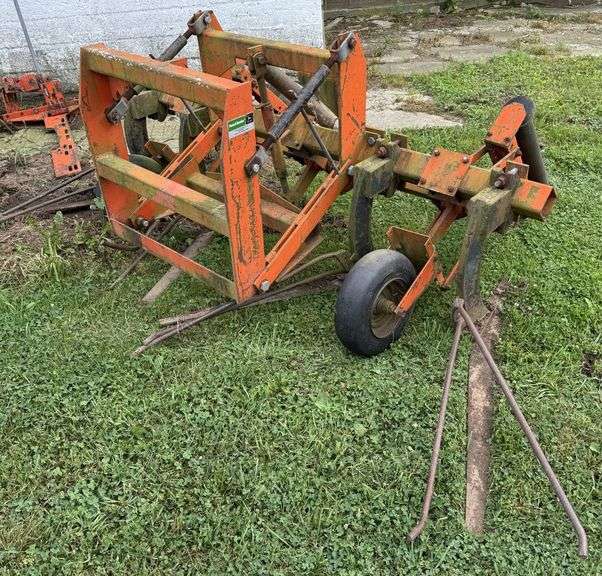 This item Selling ABSOLUTE! ~~~ 4-Row Bean Puller, No Lift Cylinder ...