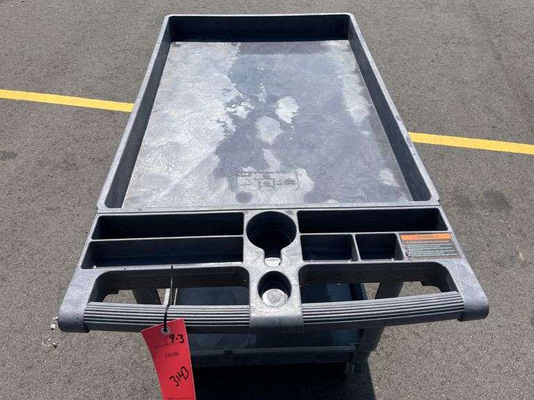 Plastic server cart on wheels - Albrecht Auction Service