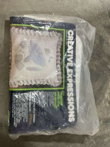 Assorted sewing items, include: Mighty Mender W100, Singer 4530C ...