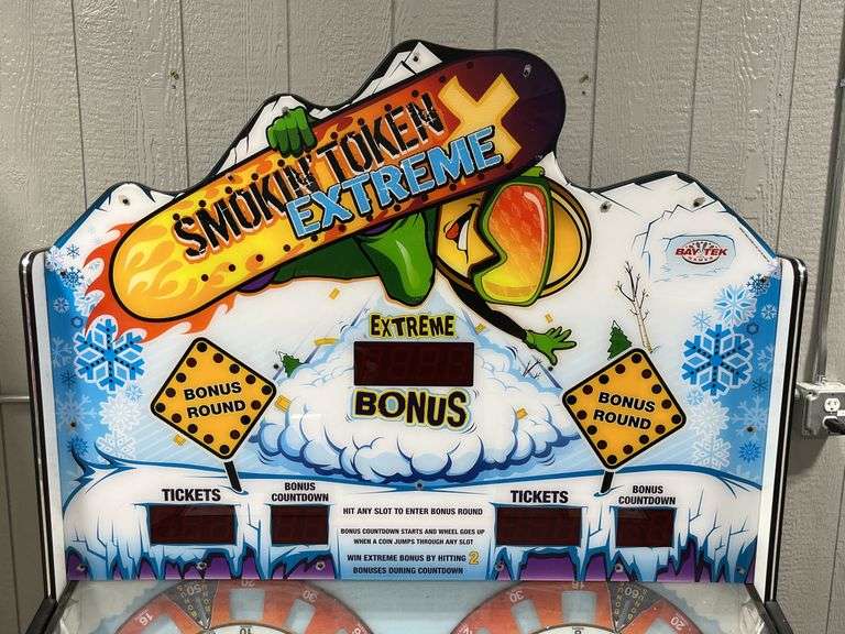 "Smokin Token Extreme" Redemption Game, right side works, left side has ...