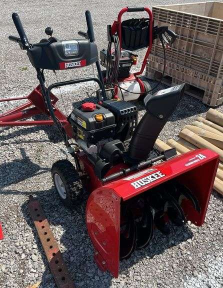 Huskee 24" 2-stage snow blower, made by MTD, runs and starts great ...