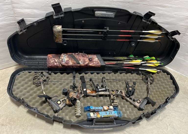 Mathews switchback right hand bow, 70 lb. draw weight, 33 1/2" axle to ...