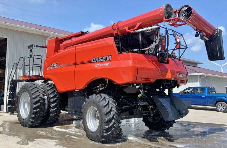 2019 Case IH 7520 Combine, (1053 Engine Hours, 801 Separator Hours ...