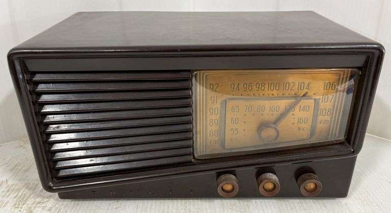 Antique Philco tube radio, model no. 49-105, 13 3/4"L, excellent ...
