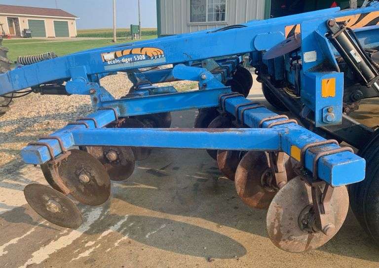 DMI 5-Shank Ripper, Pre-Ripper, and Leveler - Albrecht Auction Service
