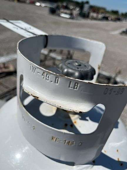 Tall propane tank, 39"H - Albrecht Auction Service